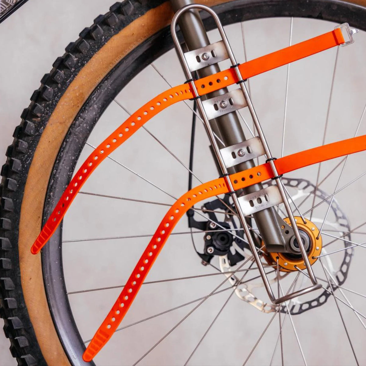 King Cage Ti Longer Thing cage with 2 straps – Crema Cycles Distribution